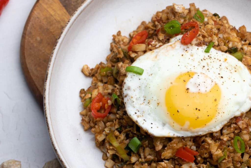 Koolhydraatarme Indonesische nasi goreng - Lowcarbchef.nl